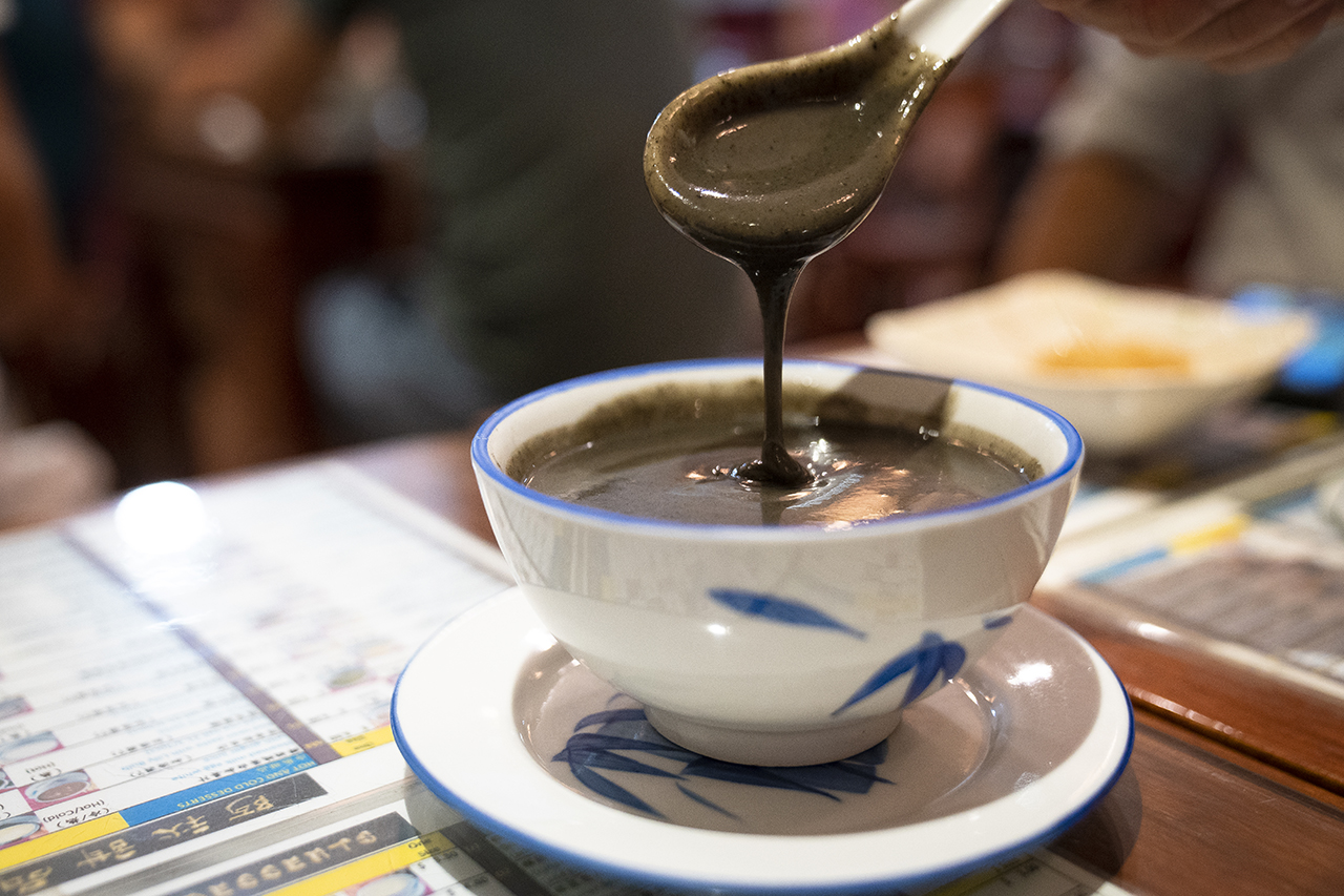 Ah Chew Desserts Opens till 12am Daily & Serves Traditional Asian Treats
