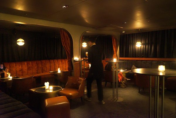 #FindThePhotoBooth Bangkok: Hidden Posh Cocktail Bar in Nana