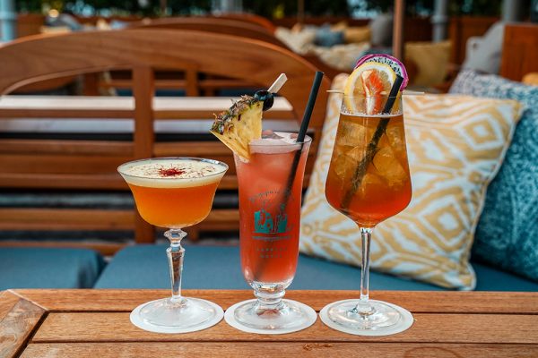 Raffles Courtyard (Singapore): Daily Happy Hour from 6PM to 9PM